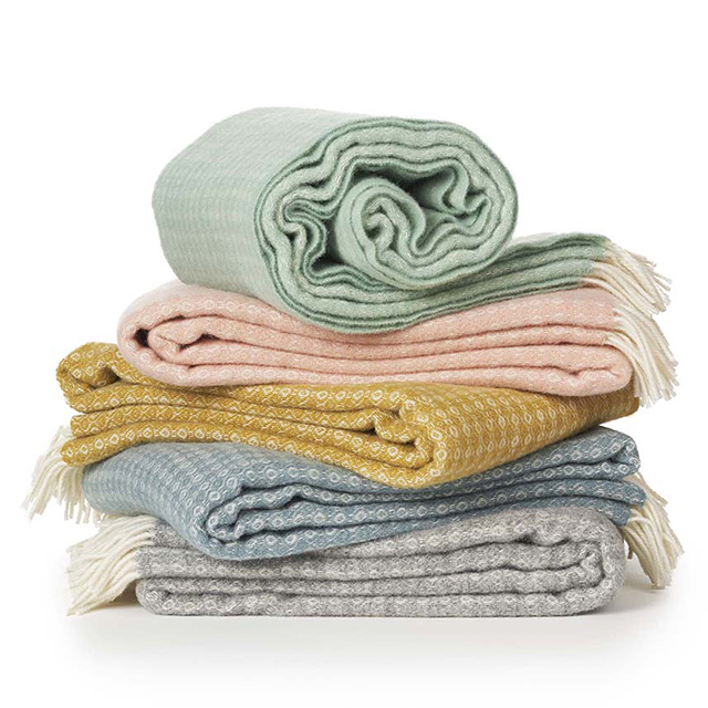 Loop Wolldecken Von Klippan Elbdal de Skandinavische Wohnaccessoires